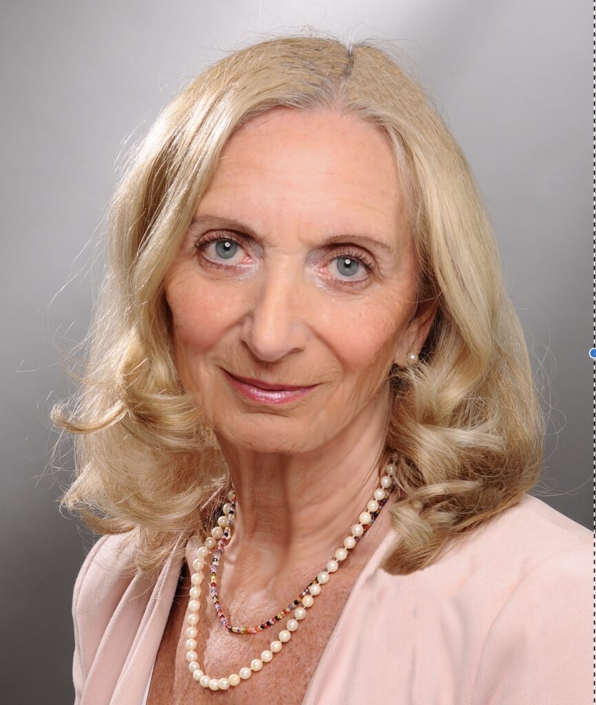 Dr. Helene Neis als Schulleiterin der Willi-Graf-Realschule ...